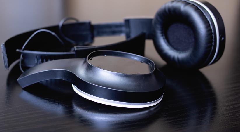 What to Do With Old Headphones? | London Rubbish Removal